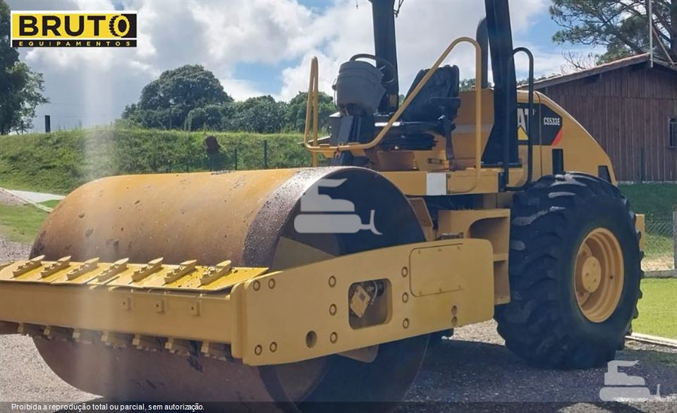 Rolo Compactador Caterpillar CS-533E - 2013 - Curitiba / PR - Código ...