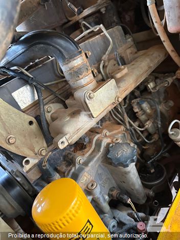 Retro Escavadeira JCB 3CX - Mercado Máquinas